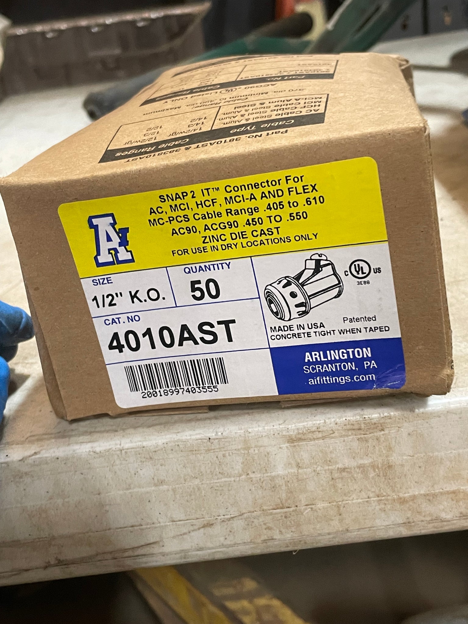 Arlington 4010AST 3/8" SNAP2IT Connector with Insulated Throat, Pack o ...
