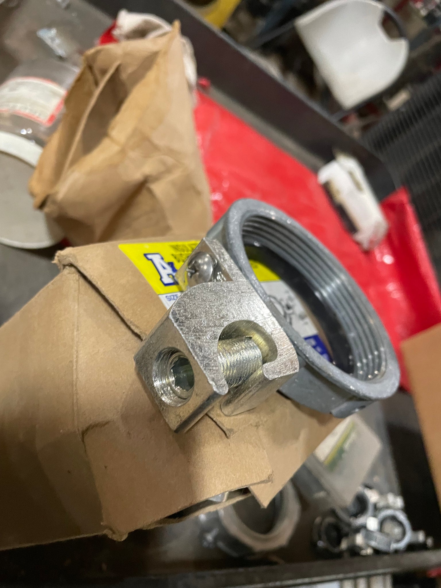 Arlington 456250 2-1/2" Insulated Metal Grounding (Set of 5)- New Surp ...